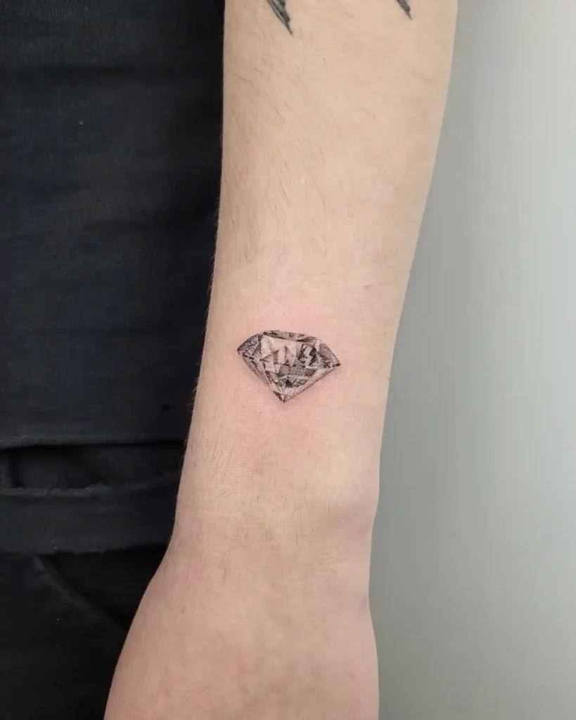 27 Stunning Diamond Tattoo Ideas That Will Make You Shine (2025 Edition ...